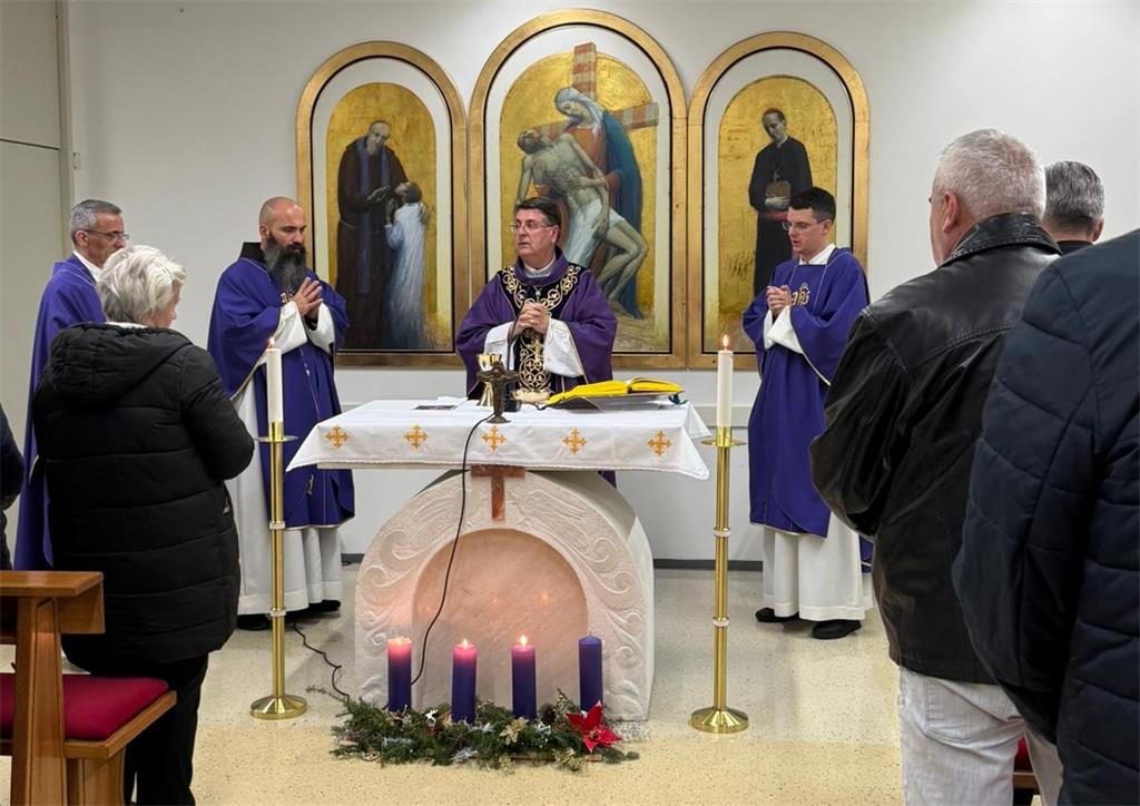 Zagrebačka nadbiskupija - Biskup Šaško predvodio euharistijsko slavlje ...