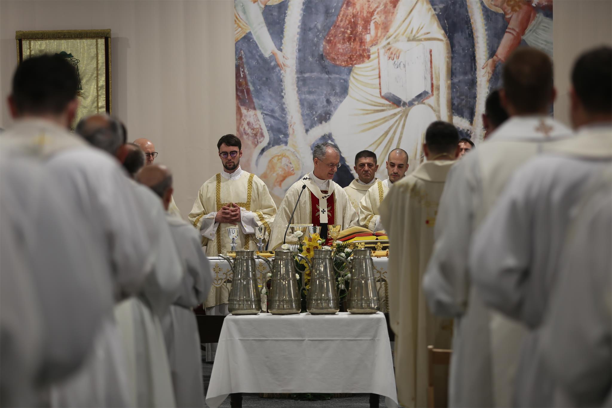 Zagrebačka nadbiskupija - Nadbiskup Kutleša predvodio Misu posvete ulja